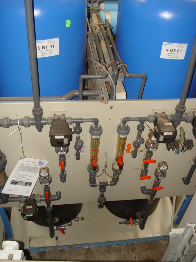 Ionentauscheranlage mit Aktivkohlefiltration | gebraucht - 17505 ...